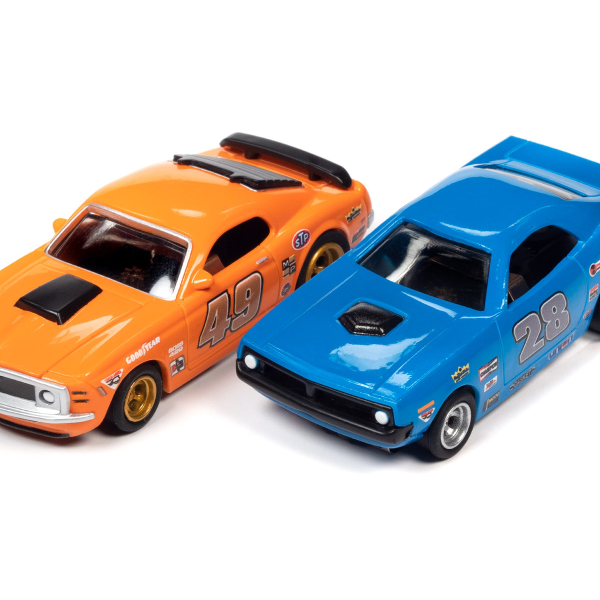 AUTO WORLD CROSSTRAX ROAD COURSE 9′ SLOT RACE SET | Round2