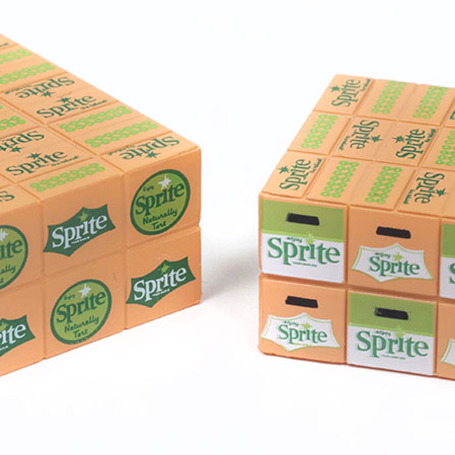 Classic Metal Works Stacked Shipping Cases (Sprite) 1:87 HO Scale | Round2