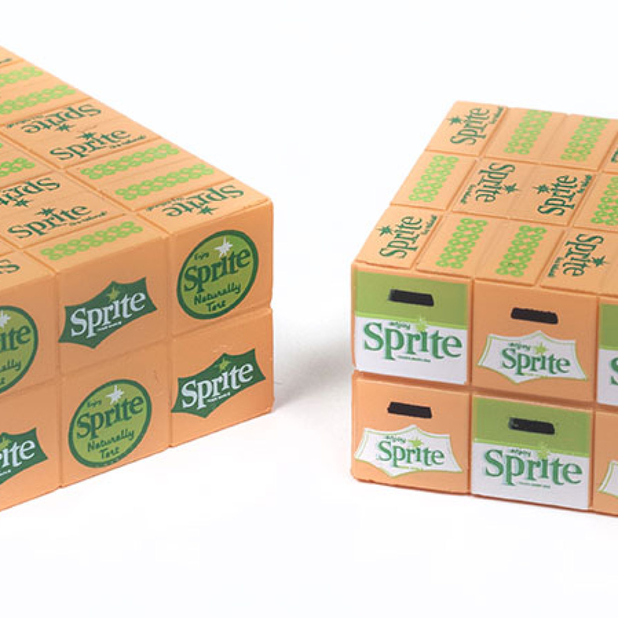 Classic Metal Works Stacked Shipping Cases (Sprite) 1:87 HO Scale | Round2